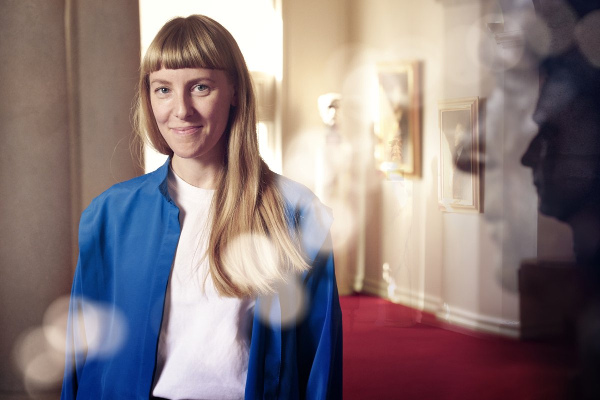 En ung kvinne som vet hun er annerledes | Nationaltheatret